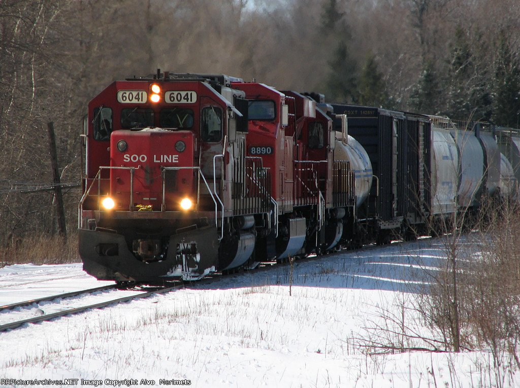 SOO 6041 east at Spicer